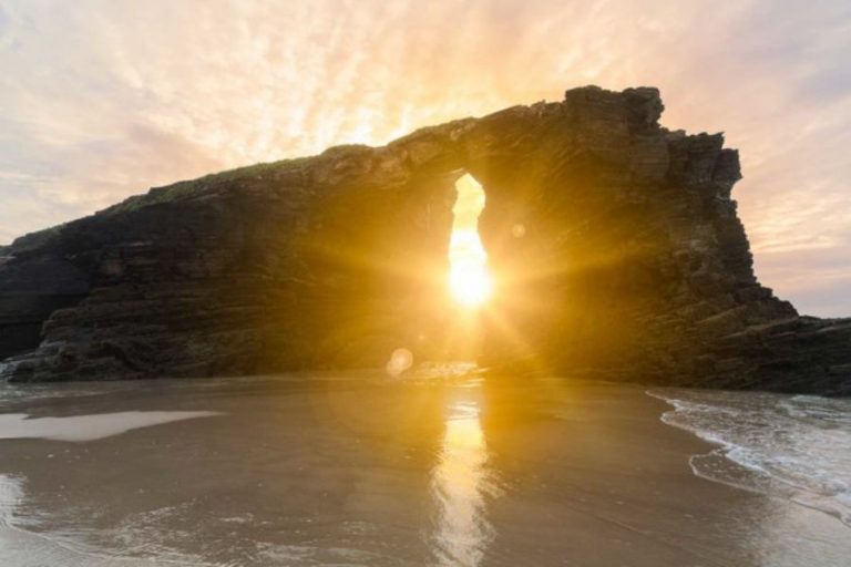 Un hermoso paisaje de playa atardecer 2 funciones